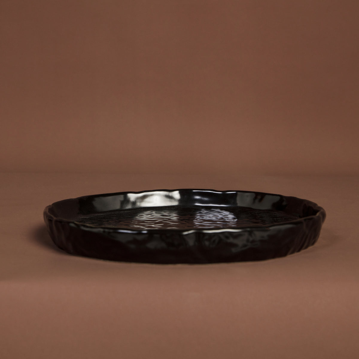 crinkle plate blk- set of 4– Neimil